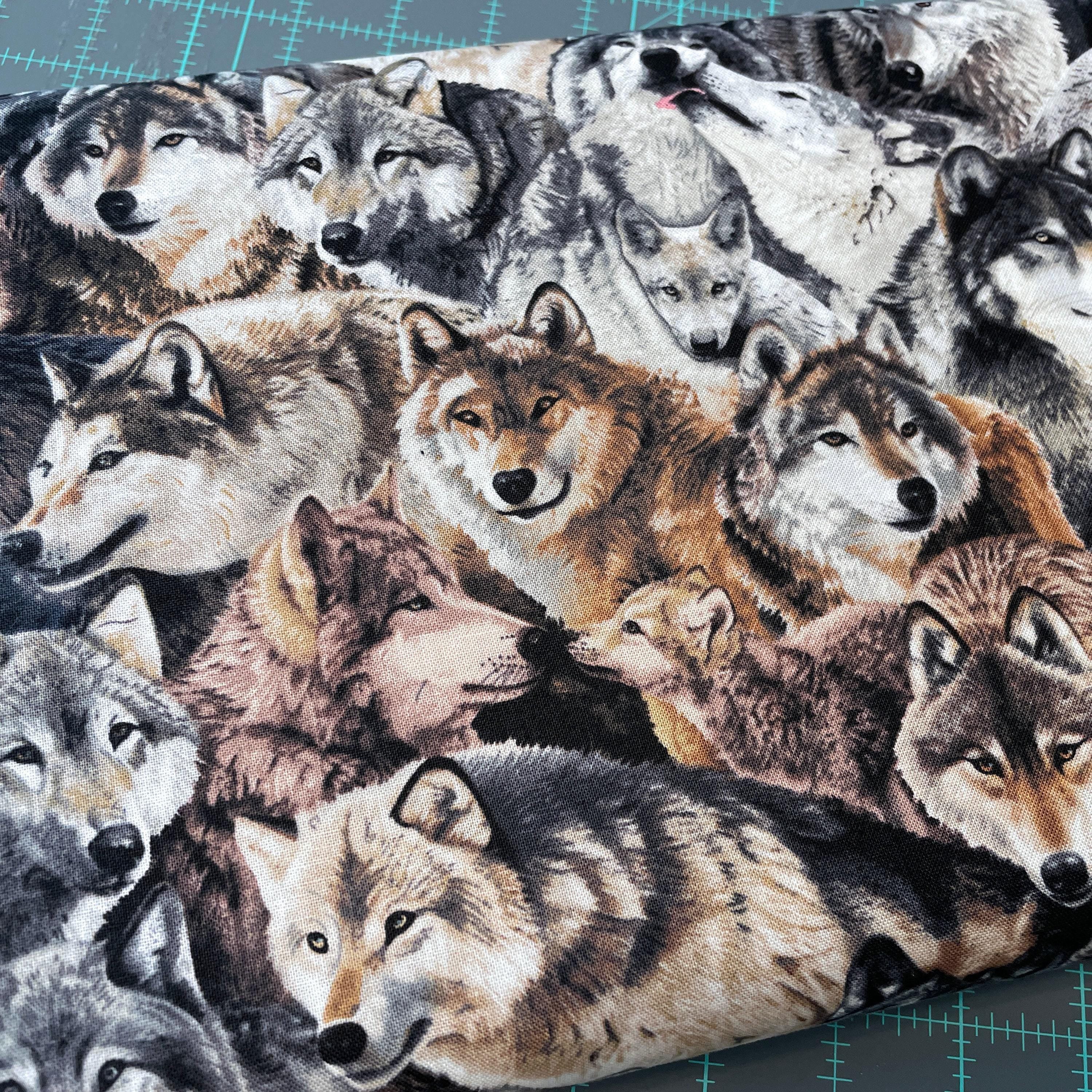 Wolf fabric - Elizabeth's Studio - Canis Lupus 9704 Multi Packed Wolf ...
